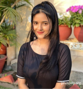 [1050+] Trendy Girls DP, Images, Photos & Wallpapers (2024)