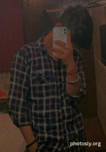 [500+] Trendy Mirror Selfie DPs, Photos, and Wallpapers (2024)