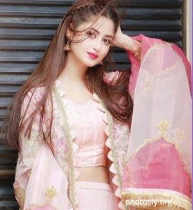 [1050+] Trendy Girls DP, Images, Photos & Wallpapers (2024)