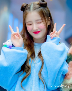 [1050+] Trendy Girls DP, Images, Photos & Wallpapers (2024)