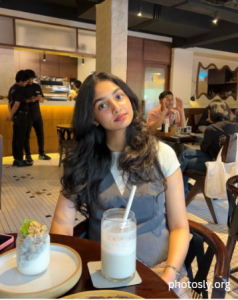 [1050+] Trendy Girls DP, Images, Photos & Wallpapers (2024)